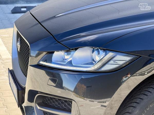 Black Jaguar F-Pace 2020 in Vilnius, with an engine capacity of 2.00 L and mileage of 173 thousand km for 15000 €, photo 8 on AUTOMOTO.COM.LV