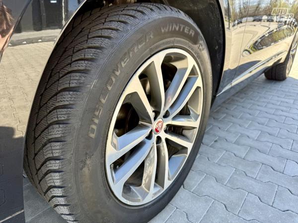 Black Jaguar F-Pace 2020 in Vilnius, with an engine capacity of 2.00 L and mileage of 173 thousand km for 15000 €, photo 9 on AUTOMOTO.COM.LV