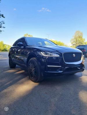 Black Jaguar F-Pace 2020 in Kaunas, with an engine capacity of 2.00 L and mileage of 47 thousand km for 23000 €, photo 3 on AUTOMOTO.COM.LV