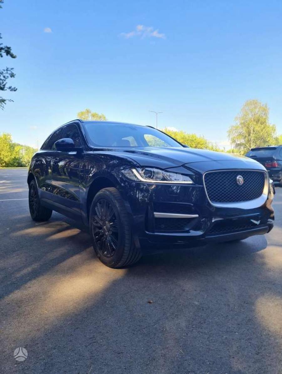 Black Jaguar F-Pace 2020 in Kaunas, with an engine capacity of 2.00 L and mileage of 47 thousand km for 23000 €, photo 3 on AUTOMOTO.COM.LV