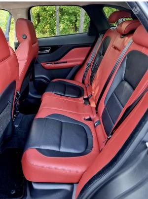 Black Jaguar F-Pace 2020 in Kaunas, with an engine capacity of 2.00 L and mileage of 47 thousand km for 23000 €, photo 11 on AUTOMOTO.COM.LV