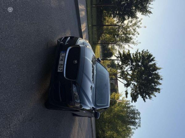 Black Jaguar F-Pace 2020 in Vilnius, with an engine capacity of 2.00 L and mileage of 100 thousand km for 18000 €, photo 1 on AUTOMOTO.COM.LV