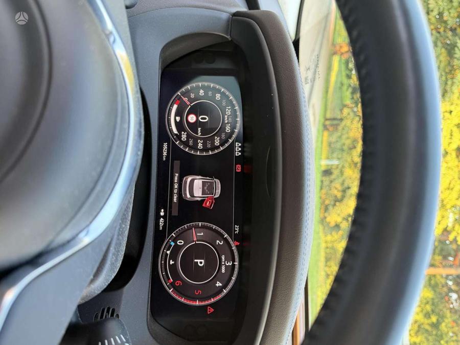 Black Jaguar F-Pace 2020 in Vilnius, with an engine capacity of 2.00 L and mileage of 100 thousand km for 18000 €, photo 7 on AUTOMOTO.COM.LV