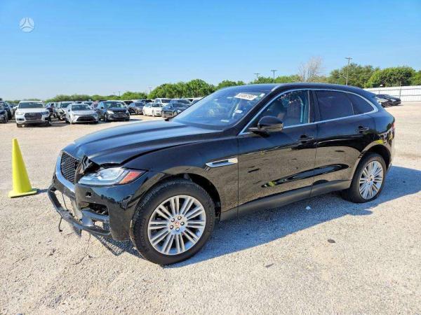 Black Jaguar F-Pace 2020 in Siauliai, with an engine capacity of 2.00 L and mileage of 128 thousand km for 12450 €, photo 6 on AUTOMOTO.COM.LV
