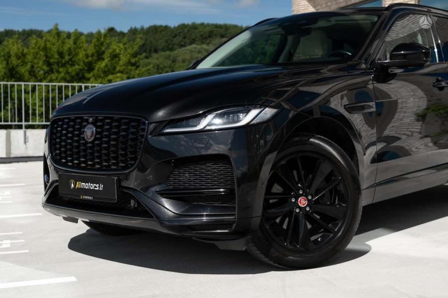 Black Jaguar F-Pace 2021 in Vilnius, with an engine capacity of 2.00 L and mileage of 65 thousand km for 29950 €, photo 3 on AUTOMOTO.COM.LV