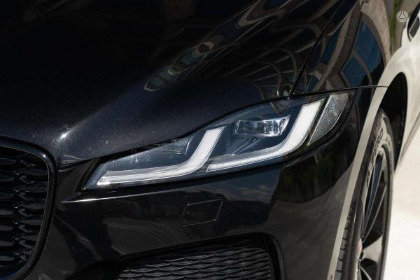 Melns Jaguar F-Pace 2021 Viļņa, ar dzinēja tilpumu 2.00 L un nobraukumu 65 tūkst. km par 29950 €, foto 6 vietnē AUTOMOTO.COM.LV