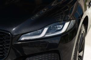 Black Jaguar F-Pace 2021 in Vilnius, with an engine capacity of 2.00 L and mileage of 65 thousand km for 29950 €, photo 7 on AUTOMOTO.COM.LV