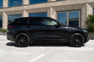 Black Jaguar F-Pace 2021 in Vilnius, with an engine capacity of 2.00 L and mileage of 65 thousand km for 29950 €, photo 8 on AUTOMOTO.COM.LV