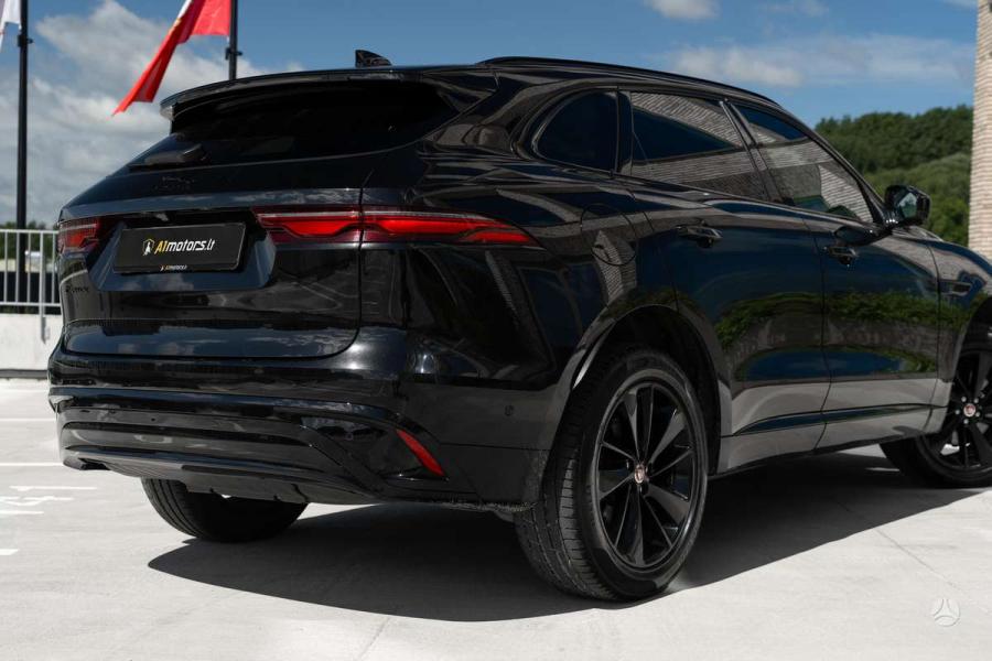 Black Jaguar F-Pace 2021 in Vilnius, with an engine capacity of 2.00 L and mileage of 65 thousand km for 29950 €, photo 10 on AUTOMOTO.COM.LV