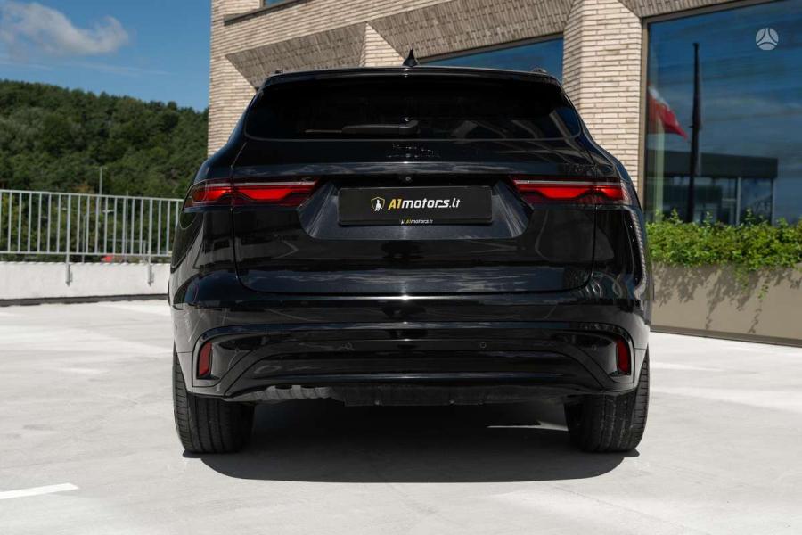 Black Jaguar F-Pace 2021 in Vilnius, with an engine capacity of 2.00 L and mileage of 65 thousand km for 29950 €, photo 11 on AUTOMOTO.COM.LV