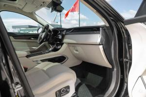 Black Jaguar F-Pace 2021 in Vilnius, with an engine capacity of 2.00 L and mileage of 65 thousand km for 29950 €, photo 17 on AUTOMOTO.COM.LV