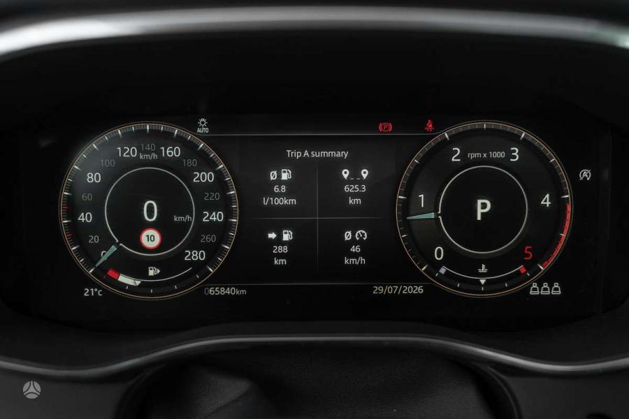 Black Jaguar F-Pace 2021 in Vilnius, with an engine capacity of 2.00 L and mileage of 65 thousand km for 29950 €, photo 25 on AUTOMOTO.COM.LV