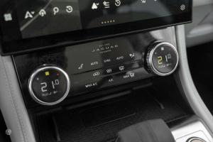 Black Jaguar F-Pace 2021 in Vilnius, with an engine capacity of 2.00 L and mileage of 65 thousand km for 29950 €, photo 27 on AUTOMOTO.COM.LV