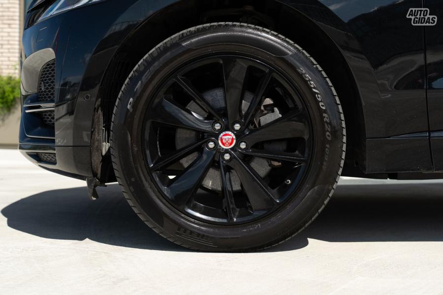 Melns Jaguar F-Pace 2021 Viļņa, ar dzinēja tilpumu 2.00 L un nobraukumu 65 tūkst. km par 29950 €, foto 14 vietnē AUTOMOTO.COM.LV