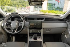 Melns Jaguar F-Pace 2021 Viļņa, ar dzinēja tilpumu 2.00 L un nobraukumu 65 tūkst. km par 29950 €, foto 16 vietnē AUTOMOTO.COM.LV
