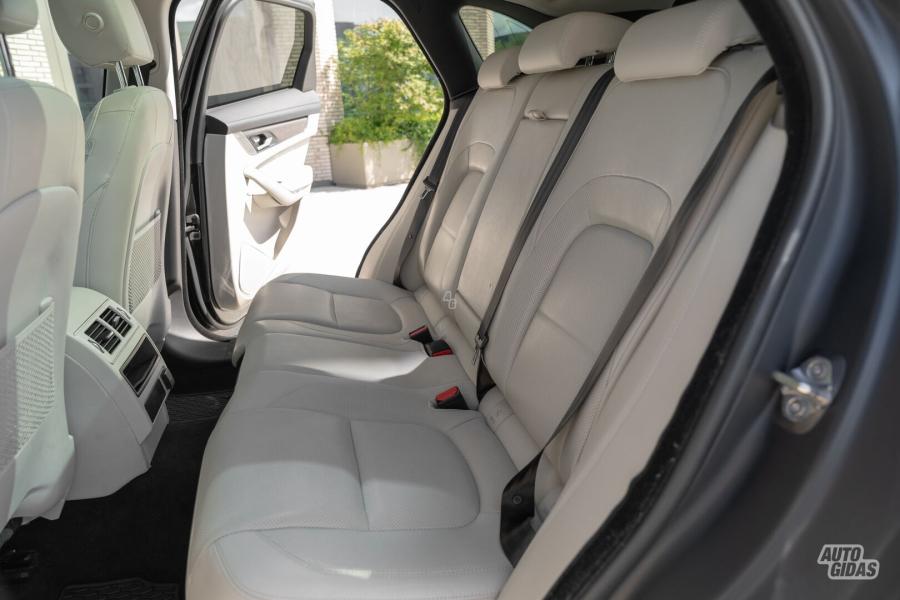 Melns Jaguar F-Pace 2021 Viļņa, ar dzinēja tilpumu 2.00 L un nobraukumu 65 tūkst. km par 29950 €, foto 18 vietnē AUTOMOTO.COM.LV