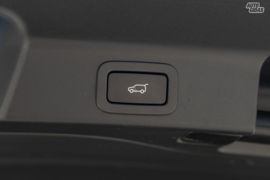 Melns Jaguar F-Pace 2021 Viļņa, ar dzinēja tilpumu 2.00 L un nobraukumu 65 tūkst. km par 29950 €, foto 22 vietnē AUTOMOTO.COM.LV