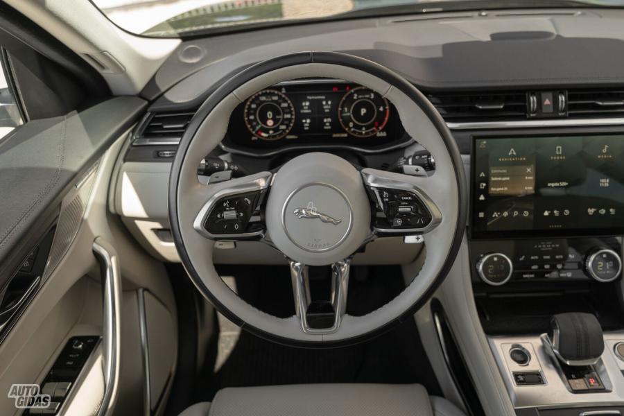 Melns Jaguar F-Pace 2021 Viļņa, ar dzinēja tilpumu 2.00 L un nobraukumu 65 tūkst. km par 29950 €, foto 23 vietnē AUTOMOTO.COM.LV