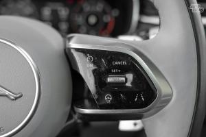 Melns Jaguar F-Pace 2021 Viļņa, ar dzinēja tilpumu 2.00 L un nobraukumu 65 tūkst. km par 29950 €, foto 24 vietnē AUTOMOTO.COM.LV