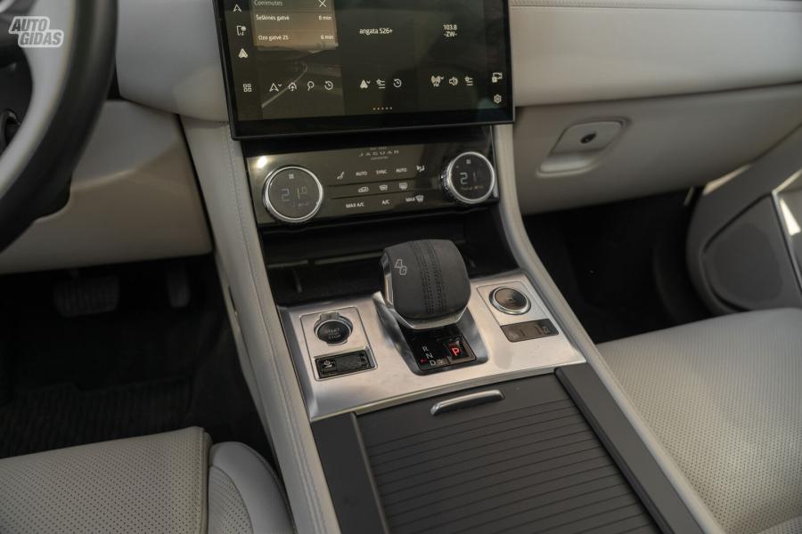 Melns Jaguar F-Pace 2021 Viļņa, ar dzinēja tilpumu 2.00 L un nobraukumu 65 tūkst. km par 29950 €, foto 38 vietnē AUTOMOTO.COM.LV