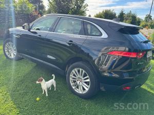 Black Jaguar F-Pace 2021 in Riga, with an engine capacity of 2.00 L and mileage of 83 thousand km for 19500 €, photo 5 on AUTOMOTO.COM.LV