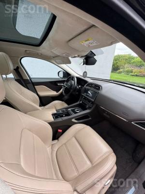Black Jaguar F-Pace 2021 in Riga, with an engine capacity of 2.00 L and mileage of 83 thousand km for 19500 €, photo 7 on AUTOMOTO.COM.LV