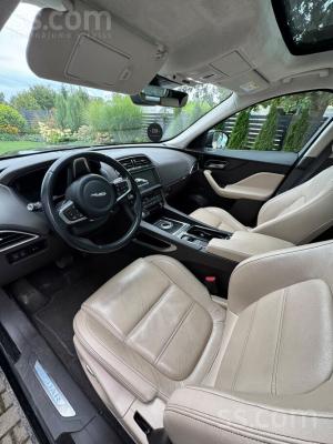 Black Jaguar F-Pace 2021 in Riga, with an engine capacity of 2.00 L and mileage of 83 thousand km for 19500 €, photo 10 on AUTOMOTO.COM.LV