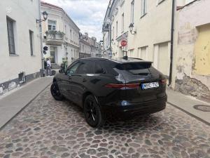 Melns Jaguar F-Pace 2022 Viļņa, ar dzinēja tilpumu 2.00 L un nobraukumu 74 tūkst. km par 41500 €, foto  vietnē AUTOMOTO.COM.LV