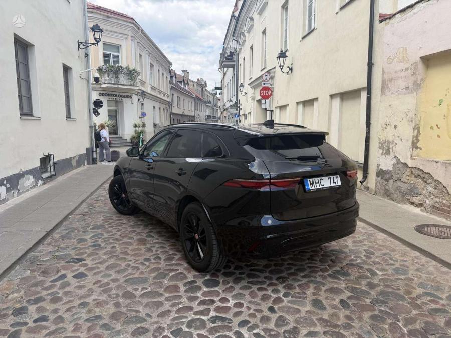 Melns Jaguar F-Pace 2022 Viļņa, ar dzinēja tilpumu 2.00 L un nobraukumu 74 tūkst. km par 41500 €, foto 1 vietnē AUTOMOTO.COM.LV