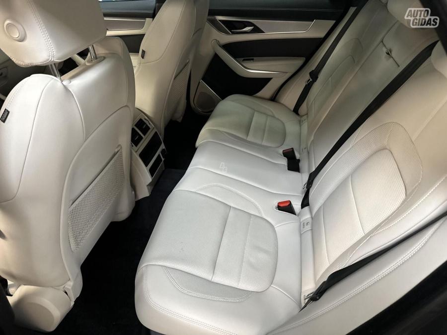 Melns Jaguar F-Pace 2024 Viļņa, ar dzinēja tilpumu 3.00 L un nobraukumu 21 tūkst. km par 52000 €, foto 12 vietnē AUTOMOTO.COM.LV