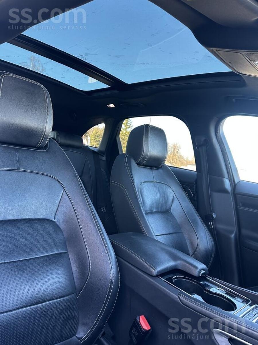 Melns Jaguar F-Pace 2017 Bauska, ar dzinēja tilpumu 2.00 L un nobraukumu 191 tūkst. km par 12000 €, foto 20 vietnē AUTOMOTO.COM.LV