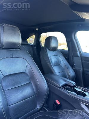 Melns Jaguar F-Pace 2017 Bauska, ar dzinēja tilpumu 2.00 L un nobraukumu 191 tūkst. km par 12000 €, foto 21 vietnē AUTOMOTO.COM.LV