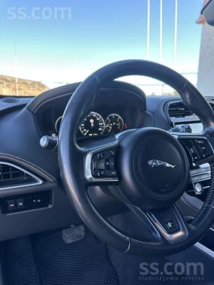 Melns Jaguar F-Pace 2017 Bauska, ar dzinēja tilpumu 2.00 L un nobraukumu 191 tūkst. km par 12000 €, foto 30 vietnē AUTOMOTO.COM.LV