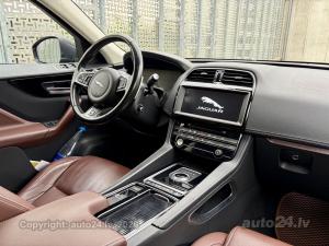Melns Jaguar F-Pace 2016 Tartu, ar dzinēja tilpumu 3.00 L un nobraukumu 193 tūkst. km par 21000 €, foto 9 vietnē AUTOMOTO.COM.LV