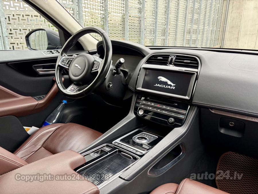 Melns Jaguar F-Pace 2016 Tartu, ar dzinēja tilpumu 3.00 L un nobraukumu 193 tūkst. km par 21000 €, foto 9 vietnē AUTOMOTO.COM.LV