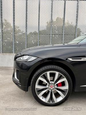 Melns Jaguar F-Pace 2016 Tartu, ar dzinēja tilpumu 3.00 L un nobraukumu 193 tūkst. km par 21000 €, foto 20 vietnē AUTOMOTO.COM.LV