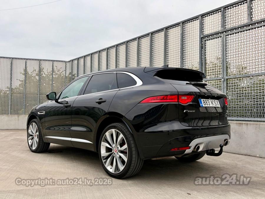 Melns Jaguar F-Pace 2016 Tartu, ar dzinēja tilpumu 3.00 L un nobraukumu 193 tūkst. km par 21000 €, foto 23 vietnē AUTOMOTO.COM.LV