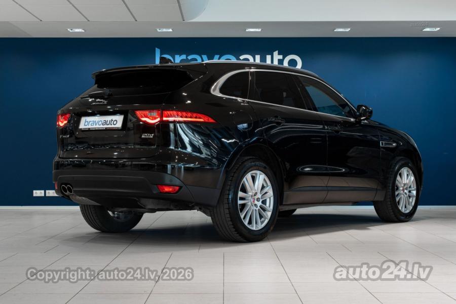 Black Jaguar F-Pace 2020 in Tallinn, with an engine capacity of 2.00 L and mileage of 57 thousand km for 25900 €, photo 3 on AUTOMOTO.COM.LV