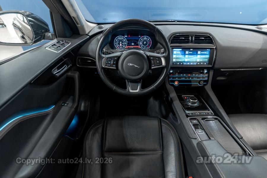 Black Jaguar F-Pace 2020 in Tallinn, with an engine capacity of 2.00 L and mileage of 57 thousand km for 25900 €, photo 8 on AUTOMOTO.COM.LV