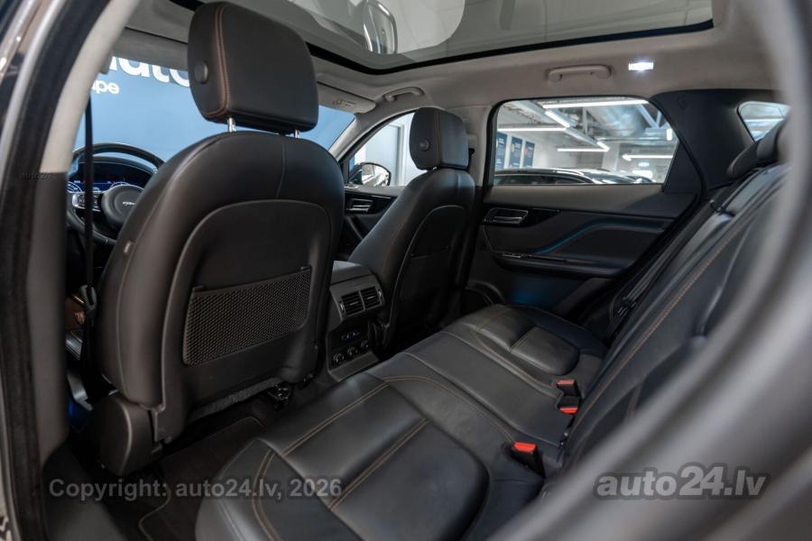 Black Jaguar F-Pace 2020 in Tallinn, with an engine capacity of 2.00 L and mileage of 57 thousand km for 25900 €, photo 17 on AUTOMOTO.COM.LV