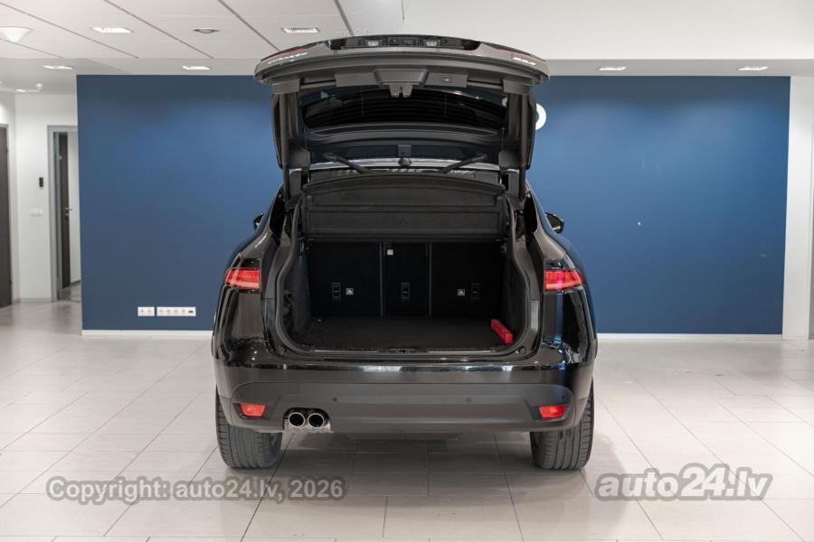 Black Jaguar F-Pace 2020 in Tallinn, with an engine capacity of 2.00 L and mileage of 57 thousand km for 25900 €, photo 18 on AUTOMOTO.COM.LV