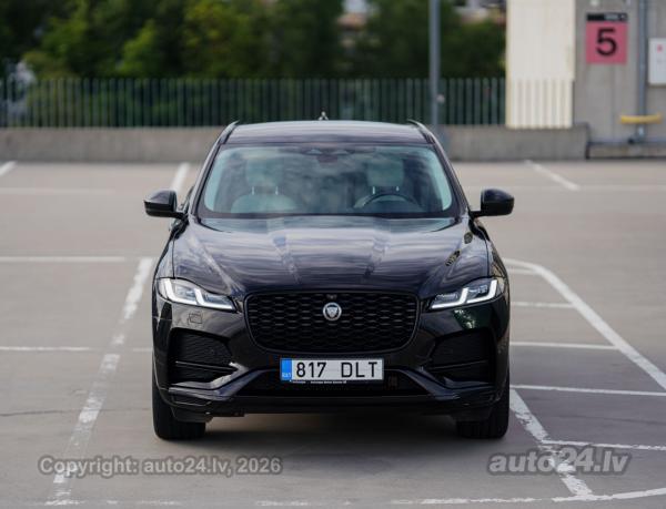Melns Jaguar F-Pace 2021 Tallina, ar dzinēja tilpumu 2.00 L un nobraukumu 37 tūkst. km par 41000 €, foto 1 vietnē AUTOMOTO.COM.LV