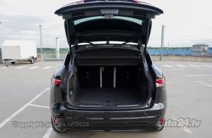 Melns Jaguar F-Pace 2021 Tallina, ar dzinēja tilpumu 2.00 L un nobraukumu 37 tūkst. km par 41000 €, foto 13 vietnē AUTOMOTO.COM.LV
