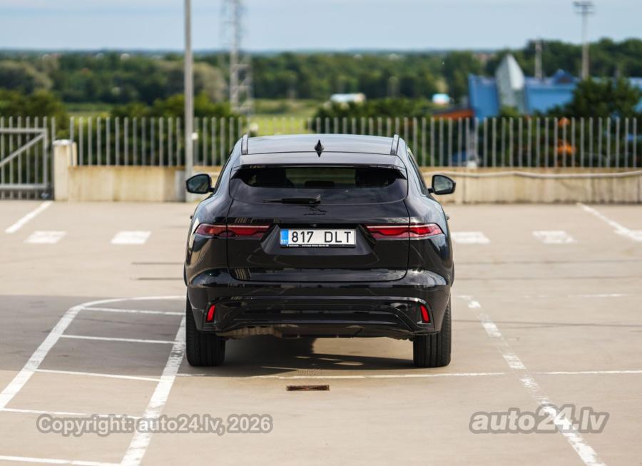 Melns Jaguar F-Pace 2021 Tallina, ar dzinēja tilpumu 2.00 L un nobraukumu 37 tūkst. km par 41000 €, foto 14 vietnē AUTOMOTO.COM.LV