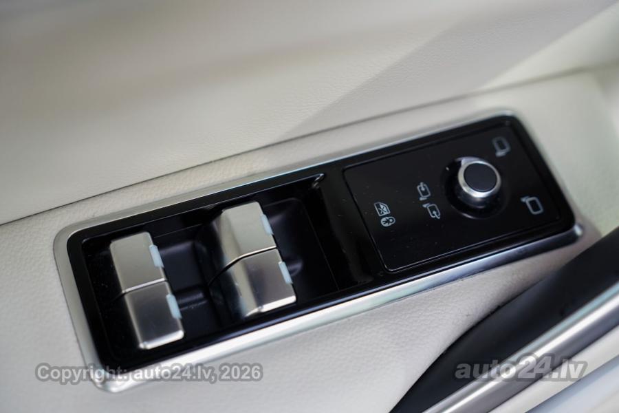 Melns Jaguar F-Pace 2021 Tallina, ar dzinēja tilpumu 2.00 L un nobraukumu 37 tūkst. km par 41000 €, foto 18 vietnē AUTOMOTO.COM.LV