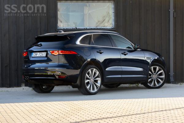 Blue Jaguar F-Pace 2016 in Jelgava, with an engine capacity of 2.00 L and mileage of 168 thousand km for 13900 €, photo 5 on AUTOMOTO.COM.LV