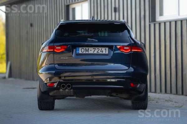 Blue Jaguar F-Pace 2016 in Jelgava, with an engine capacity of 2.00 L and mileage of 168 thousand km for 13900 €, photo 6 on AUTOMOTO.COM.LV