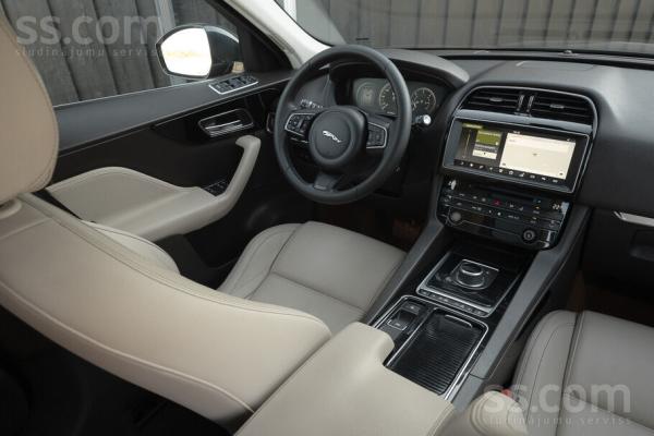 Blue Jaguar F-Pace 2016 in Jelgava, with an engine capacity of 2.00 L and mileage of 168 thousand km for 13900 €, photo 7 on AUTOMOTO.COM.LV