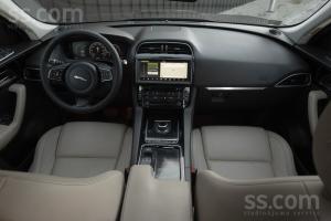 Zils Jaguar F-Pace 2016 Jelgava, ar dzinēja tilpumu 2.00 L un nobraukumu 168 tūkst. km par 13900 €, foto 9 vietnē AUTOMOTO.COM.LV