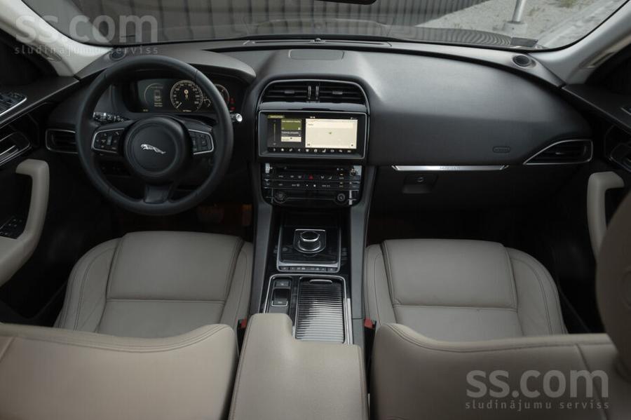 Zils Jaguar F-Pace 2016 Jelgava, ar dzinēja tilpumu 2.00 L un nobraukumu 168 tūkst. km par 13900 €, foto 9 vietnē AUTOMOTO.COM.LV